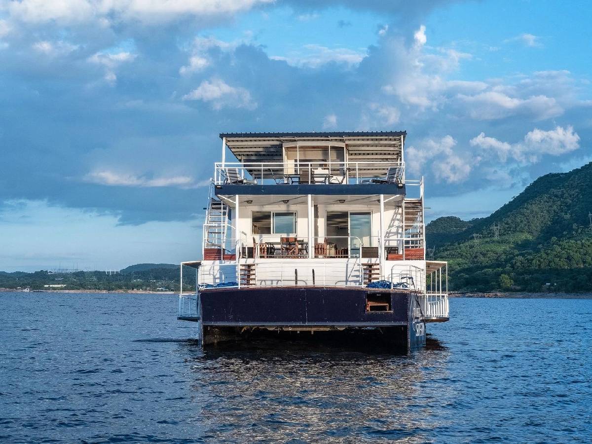 Sengwe Houseboat - Zimbabwe - Smiles Travel And Tour