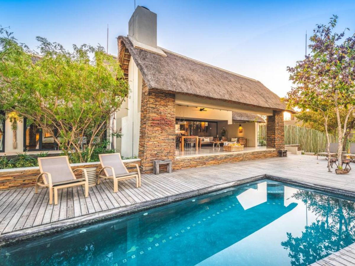 Matumi Lodge -11 ( Elephant Point Estate ) - Smiles Travel And Tour